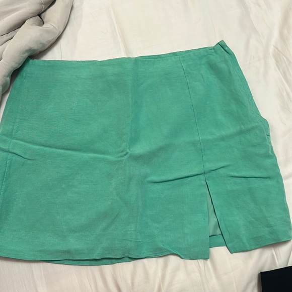 H&M | Skirts | H And M Mini Green Skirt With Small Slit On The Front ...